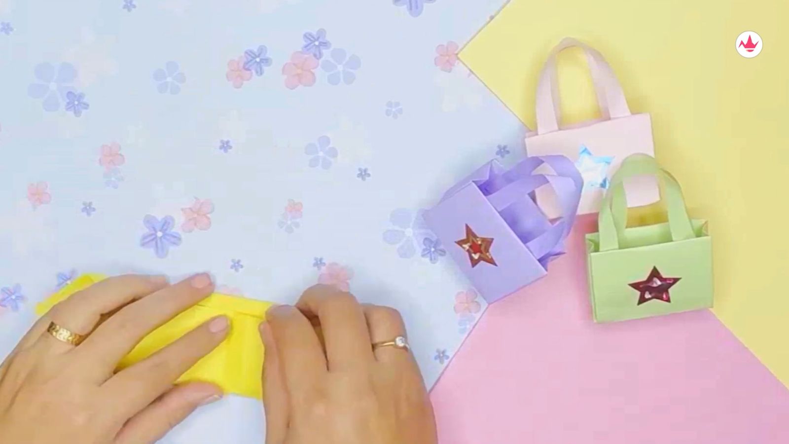 How To Make Paper Bag With Handles - Video Tutorial And Pictures ...