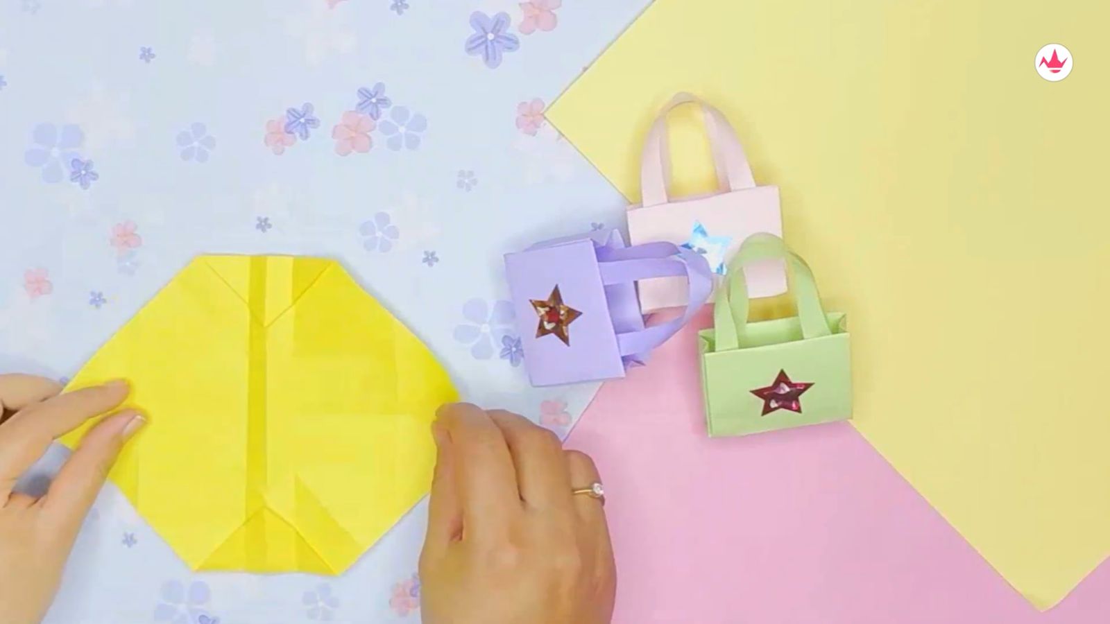 How To Make Paper Bag With Handles - Video Tutorial And Pictures ...