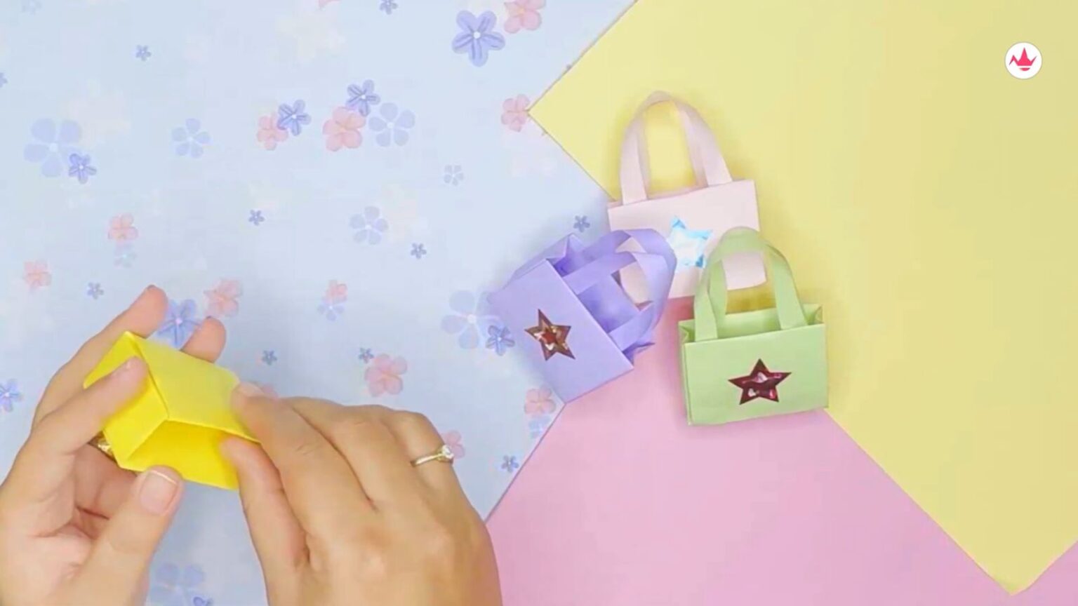 How To Make Paper Bag With Handles - Video Tutorial And Pictures ...