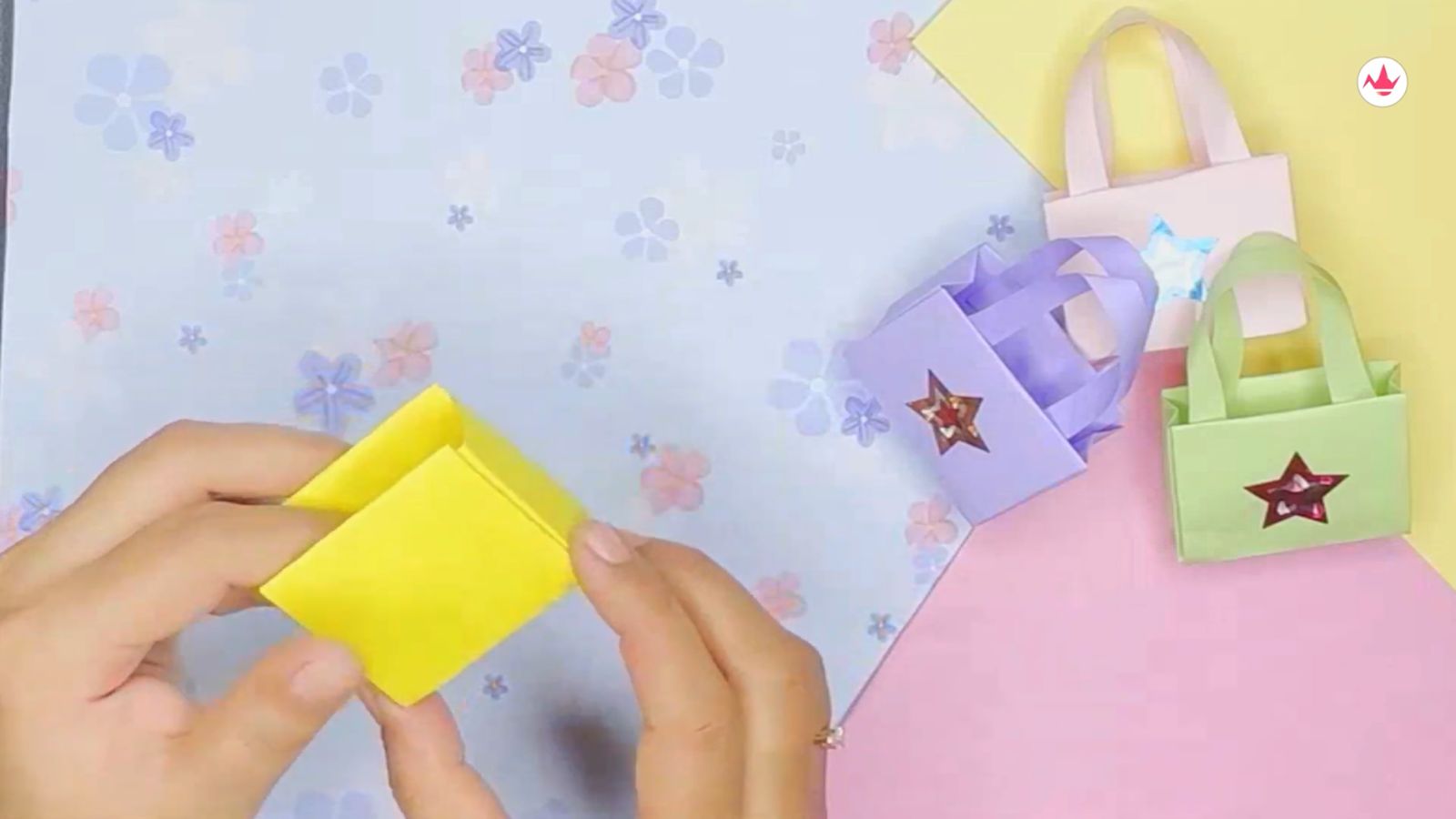 How To Make Paper Bag With Handles - Video Tutorial And Pictures ...