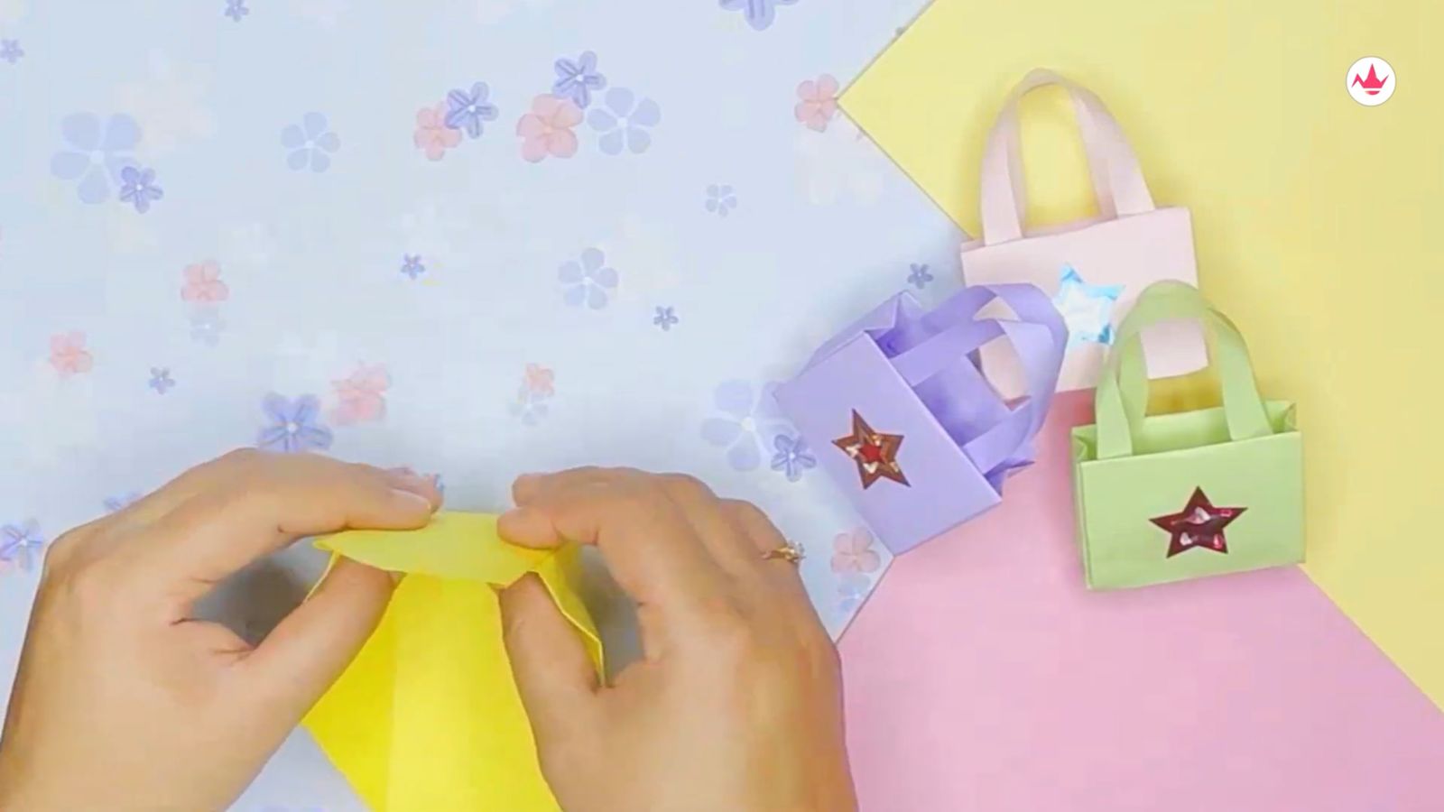 How To Make Paper Bag With Handles - Video Tutorial And Pictures ...