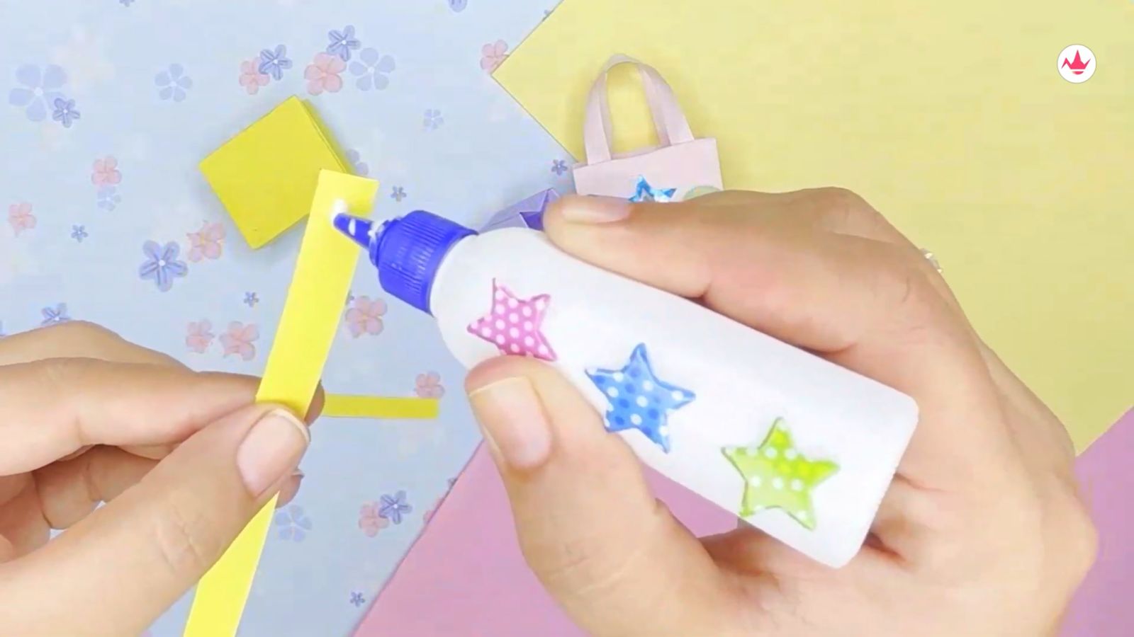 How To Make Paper Bag With Handles - Video Tutorial And Pictures ...