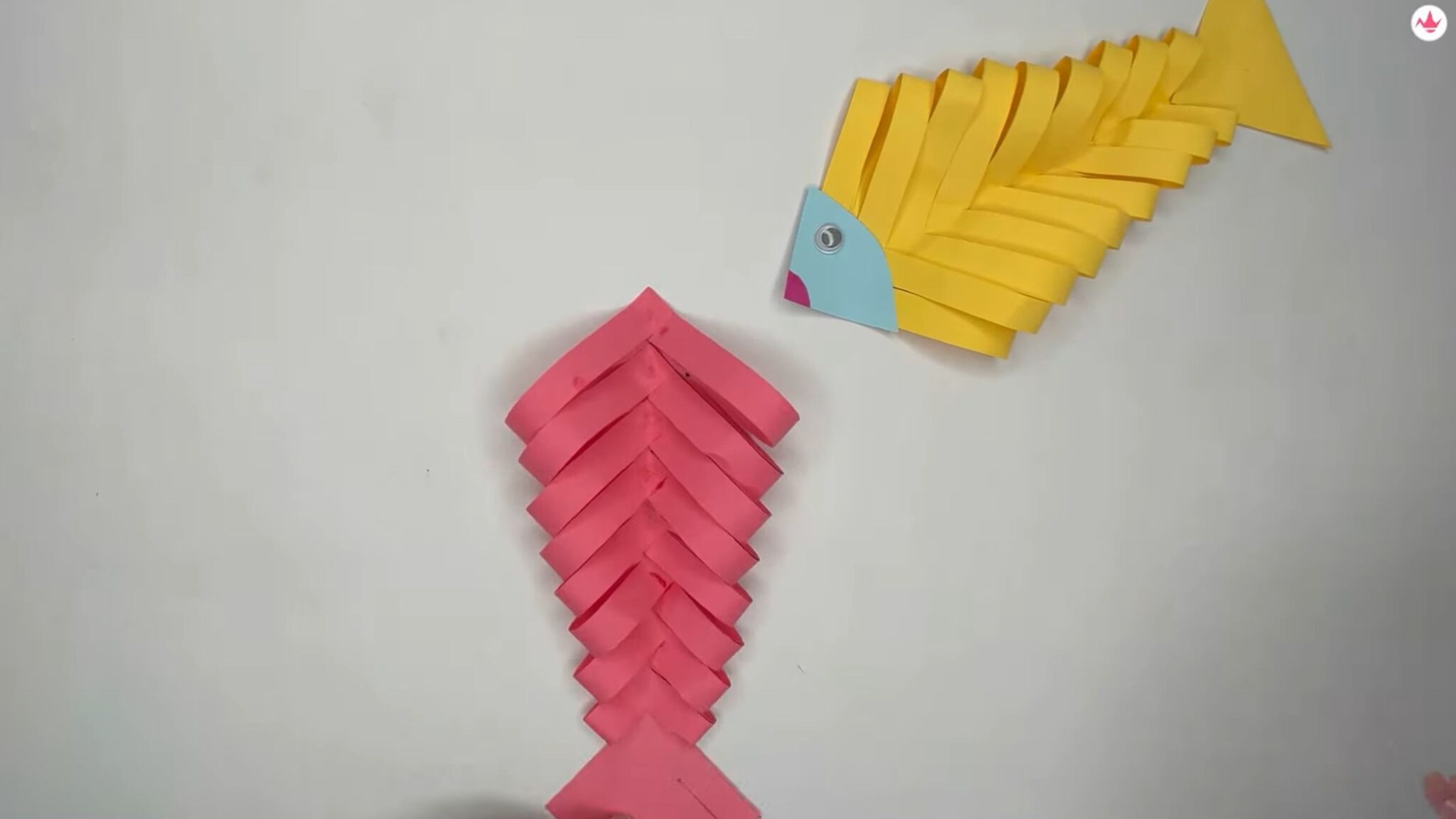 How To Make DIY Moving Paper Fish - fabbcraft