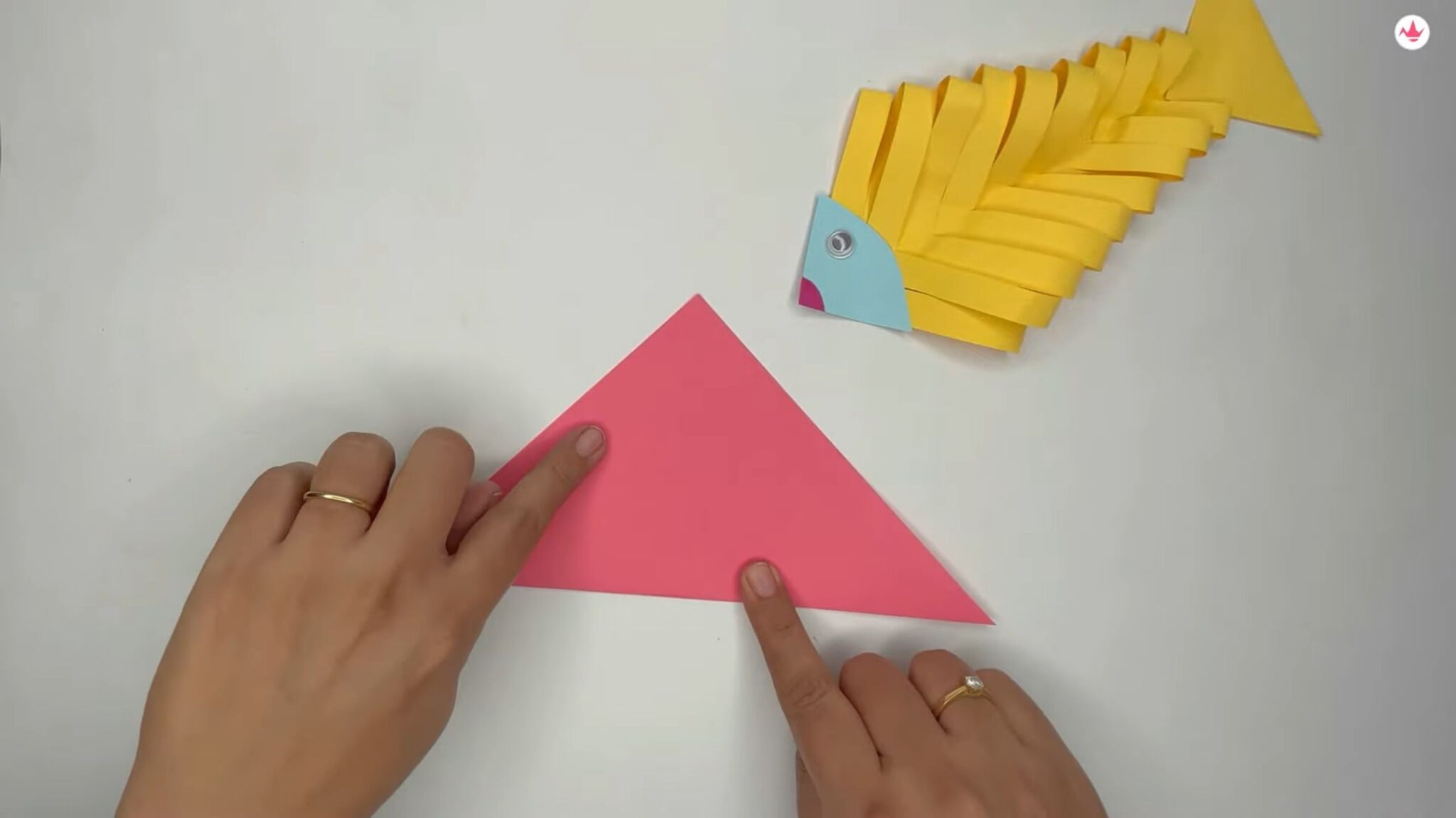 How To Make DIY Moving Paper Fish - fabbcraft