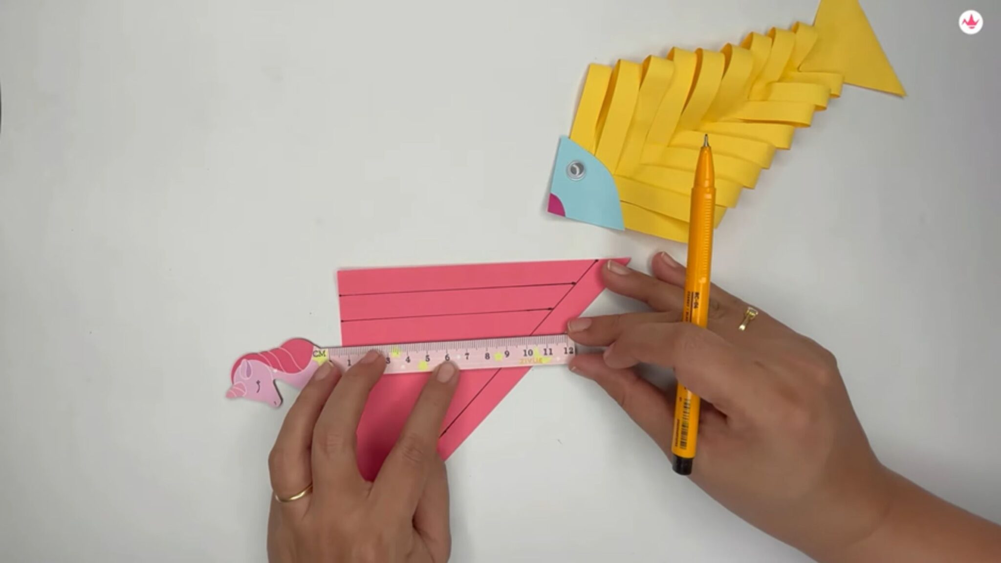 How To Make DIY Moving Paper Fish - fabbcraft